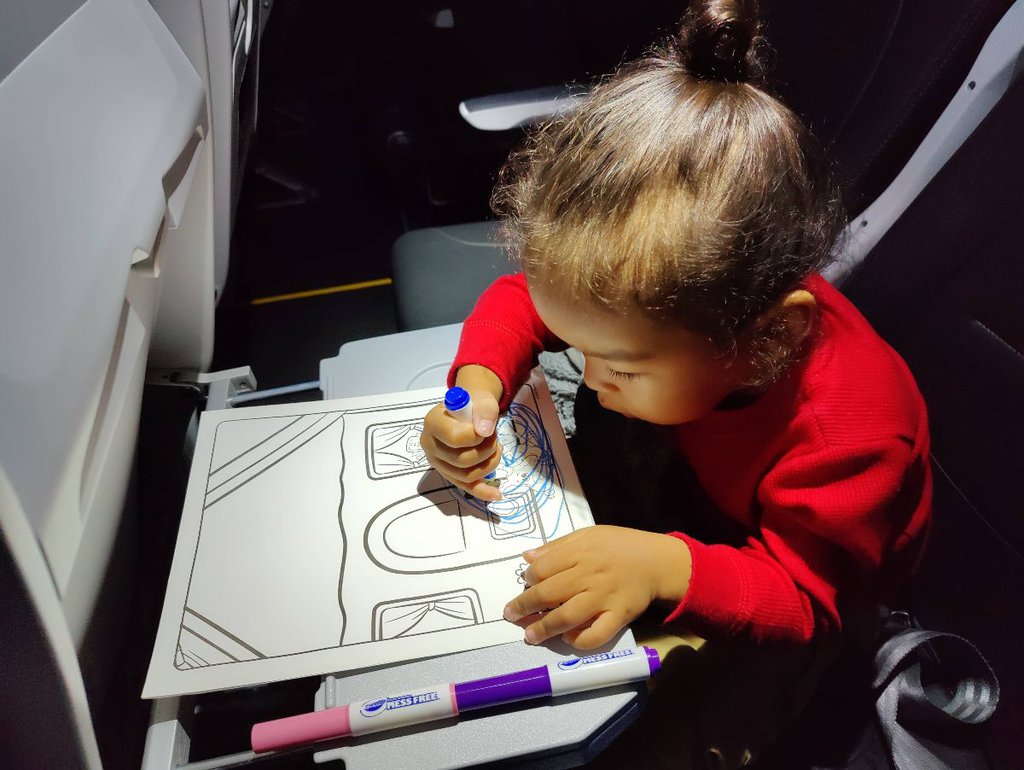 15 Fun Activities for Toddlers on an Airplane - It's a Family Thing