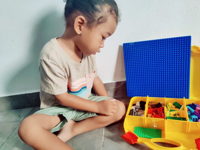 20 Fantastic & Fun Travel Toys for 4-Year-Olds - It's a Family Thing